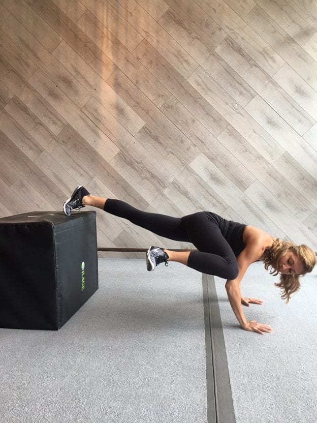 Your 30-minute Box Workout: Only One Heavy Dumbbell Needed - aSweatLife