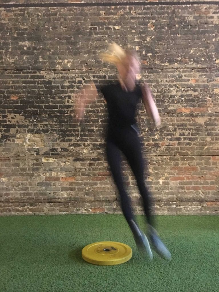 Your 30-Minute Plate Workout Perfect for Every Gym - aSweatLife