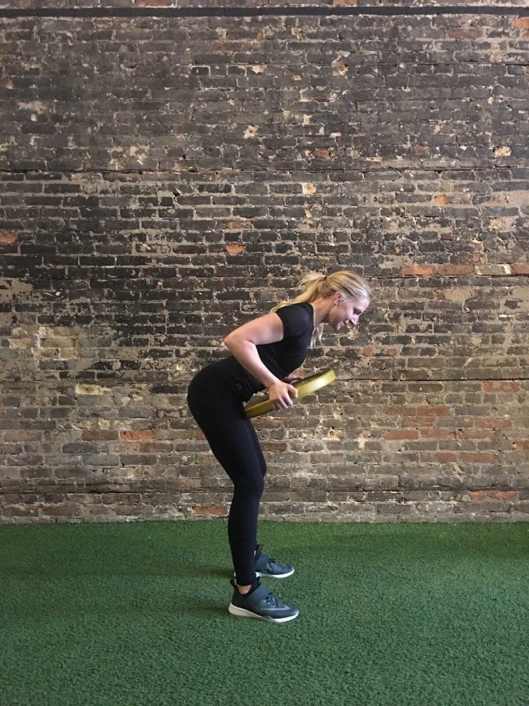Your 30-Minute Plate Workout Perfect for Every Gym - aSweatLife